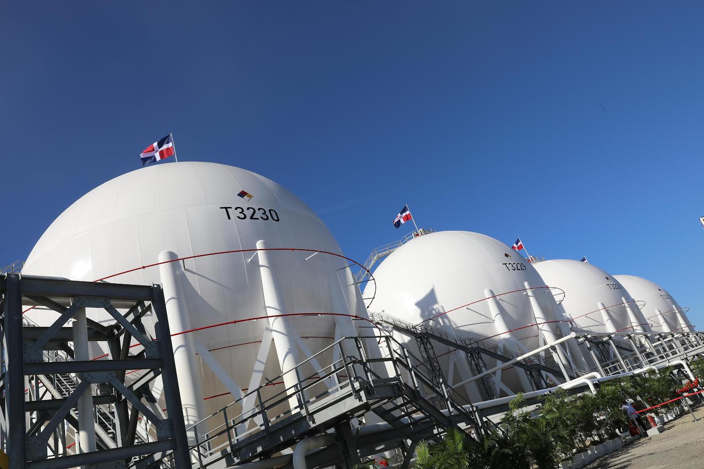 Refidomsa inaugura cuatro nuevas esferas de 240,000 barriles de GLP ...
